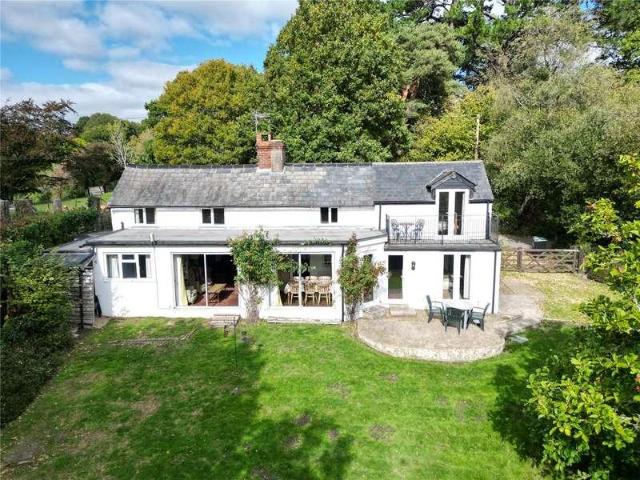 4 bed house for sale