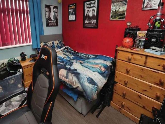 4 bed house for sale
