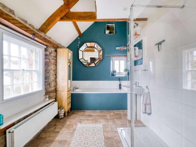 4 bed house for sale