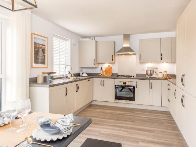 4 bed house for sale
