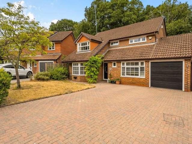 4 bed house for sale