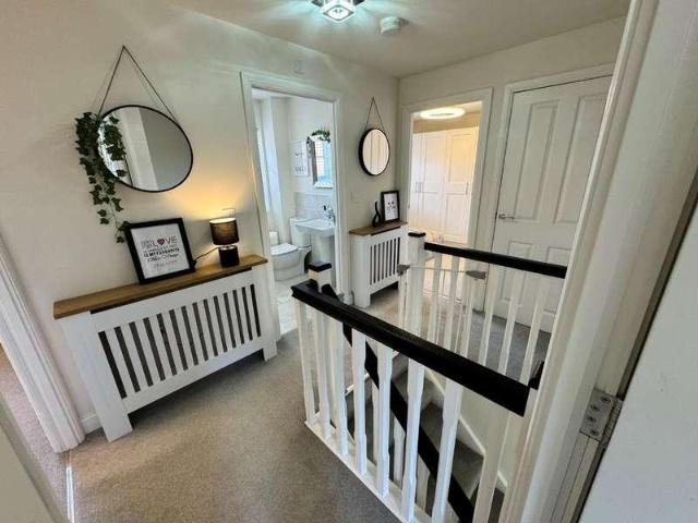 4 bed house for sale