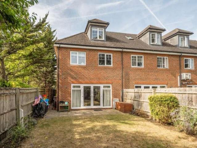 4 bed house for sale