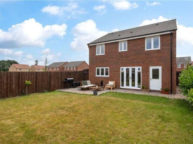 4 bed house for sale
