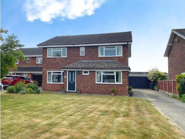 4 bed house for sale