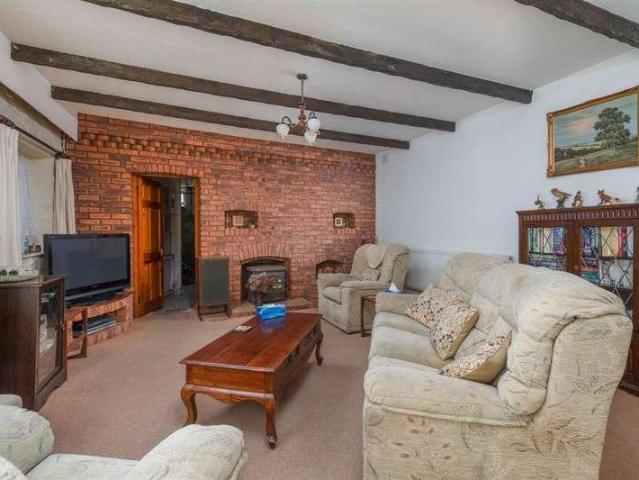 4 bed house for sale