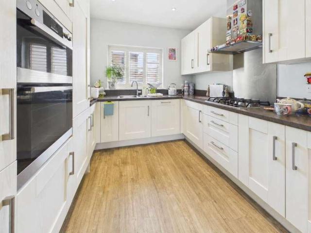 4 bed house for sale