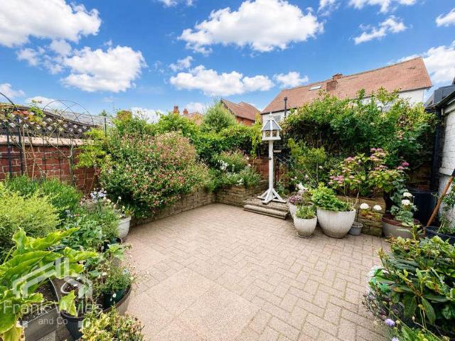 4 bed house for sale