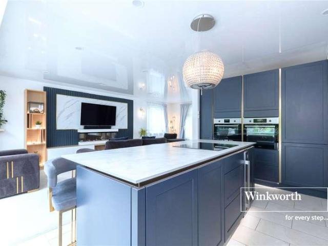 4 bed house for sale
