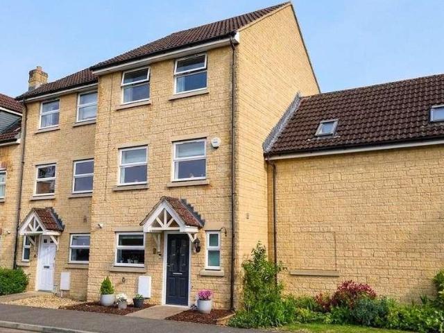 4 bed house for sale