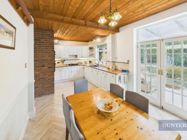 4 bed house for sale