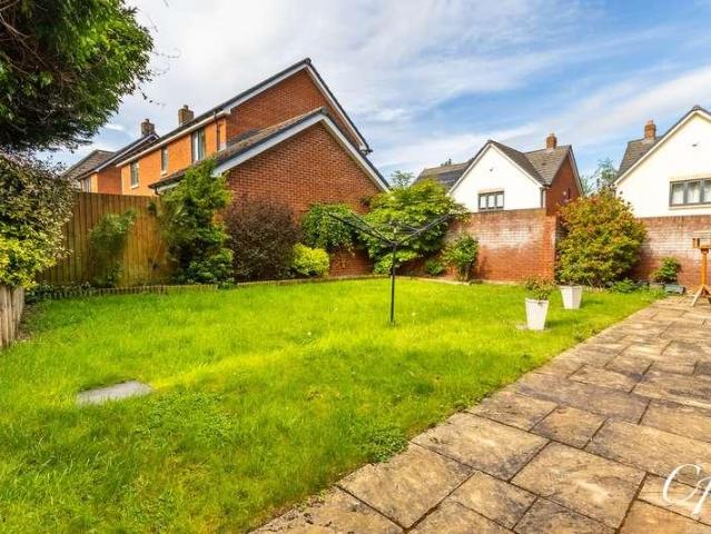 4 bed house for sale