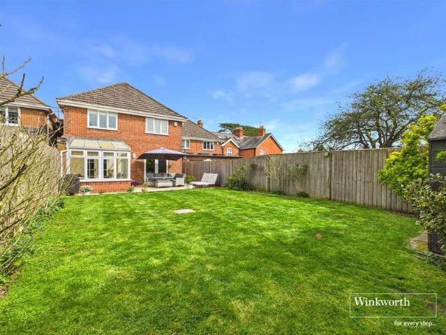 4 bed house for sale