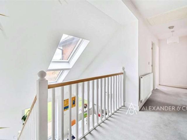 4 bed house for sale