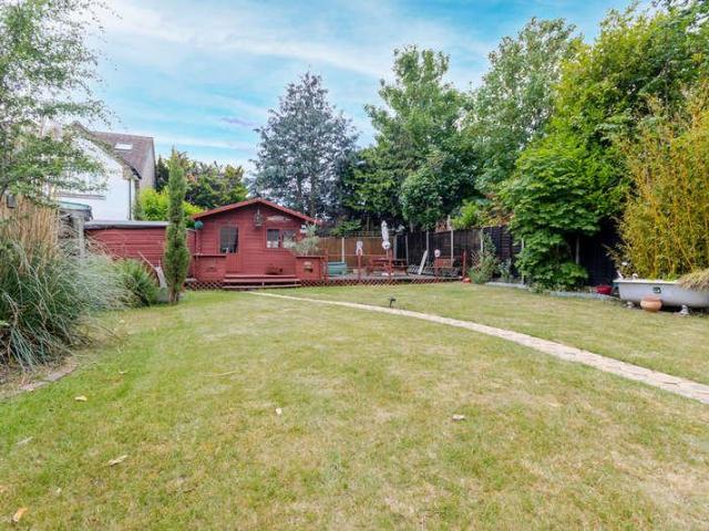 4 bed house for sale