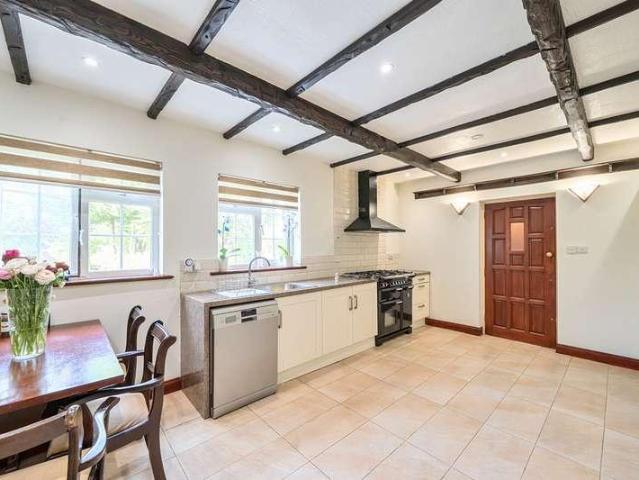 4 bed house for sale