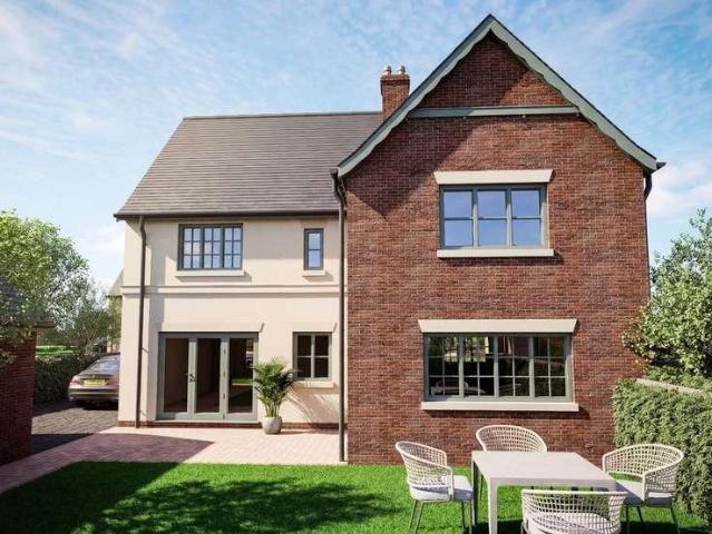4 bed house for sale