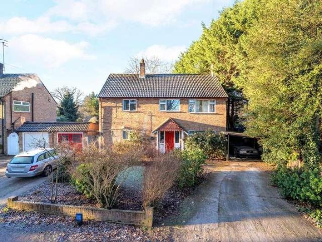4 bed house for sale