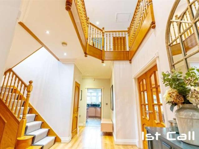 4 bed house for sale