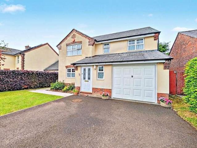 4 bed house for sale