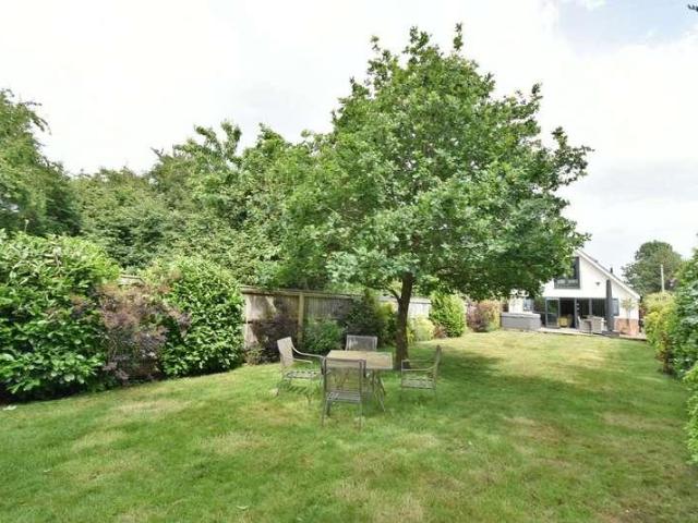 4 bed house for sale