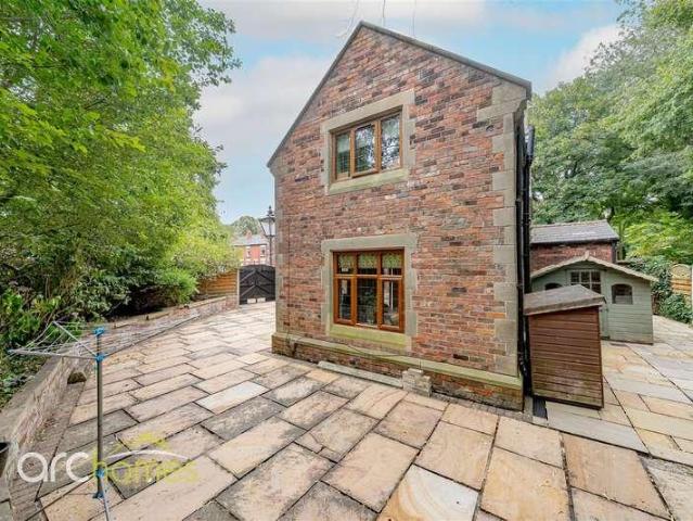 4 bed house for sale