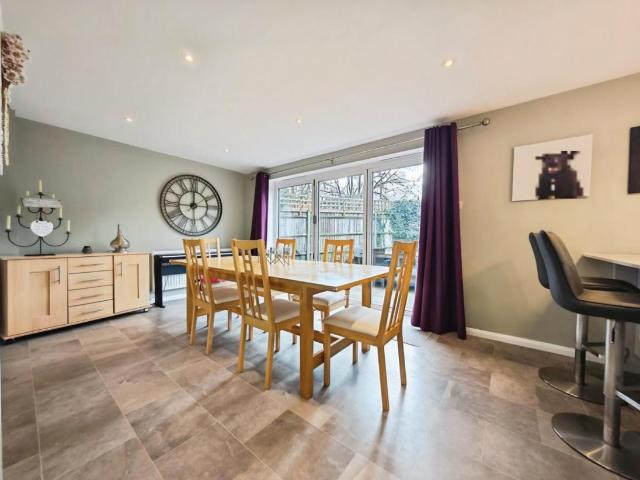 4 bed house for sale
