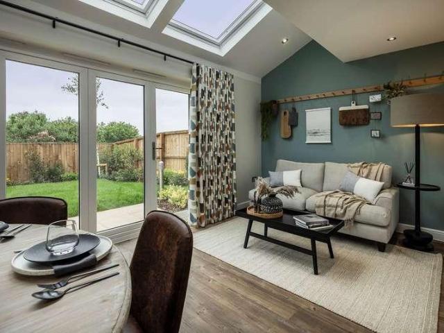 4 bed house for sale
