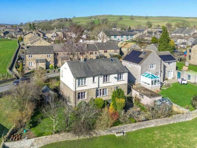 4 bed house for sale