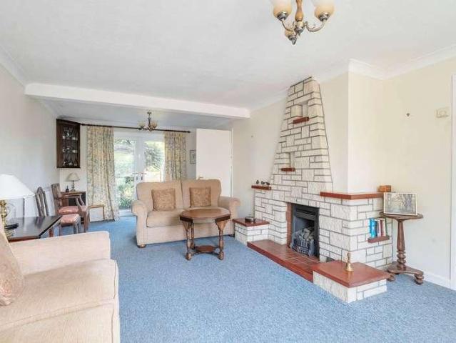 4 bed house for sale