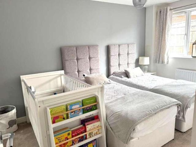 4 bed house for sale