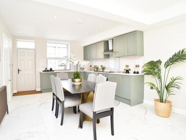 4 bed house for sale