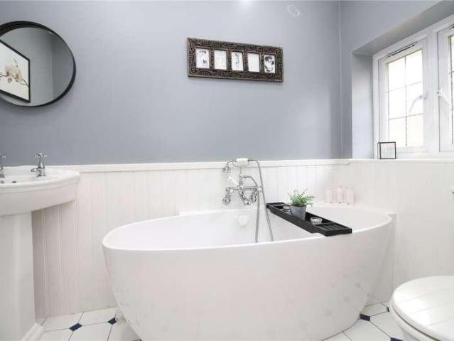 4 bed house for sale