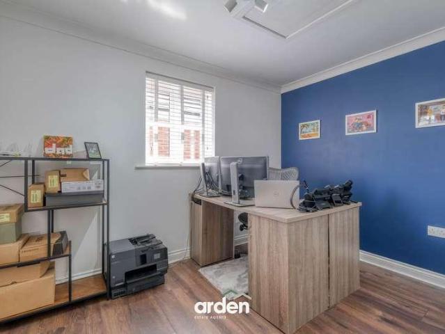4 bed house for sale