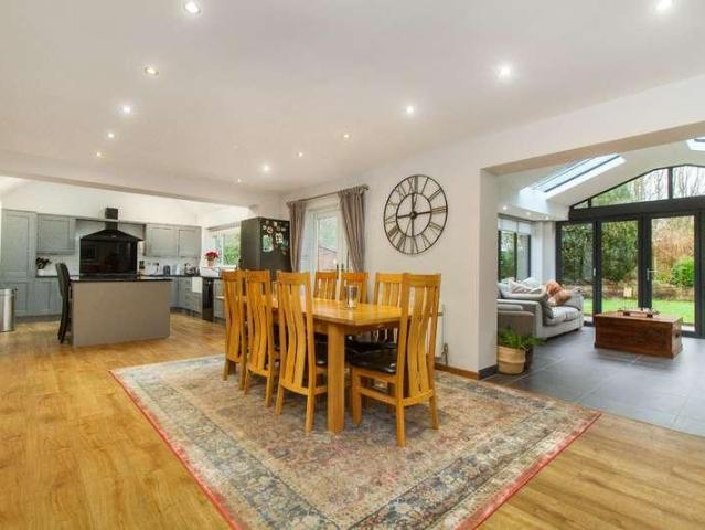 4 bed house for sale