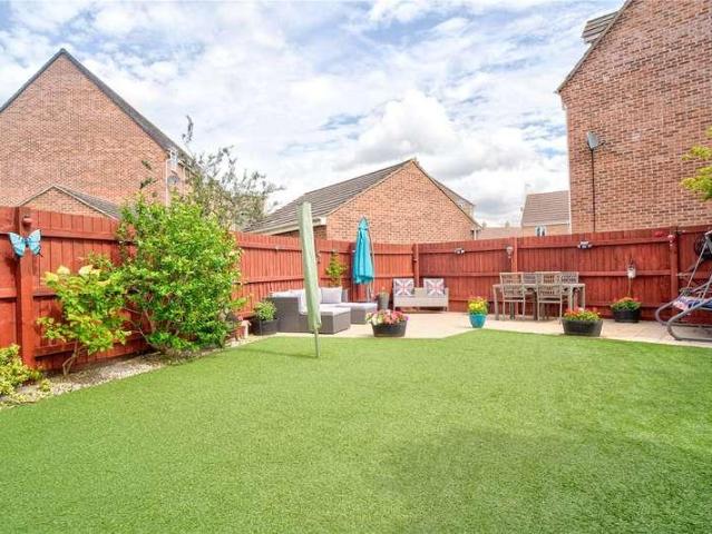 4 bed house for sale