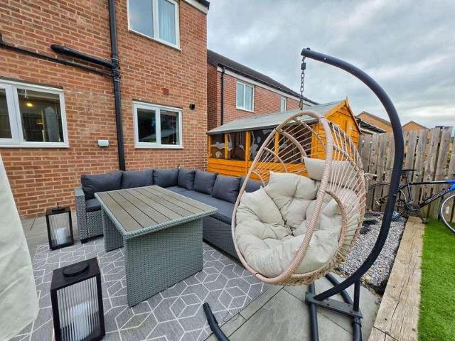 4 bed house for sale