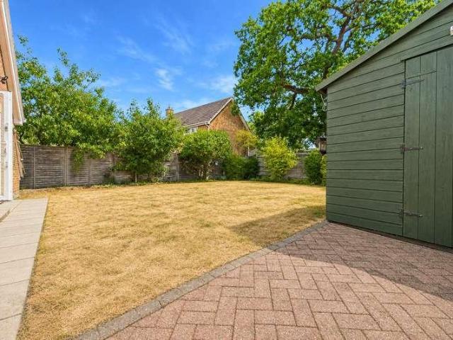 4 bed house for sale