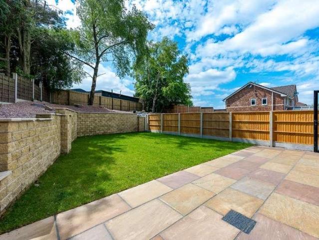 4 bed house for sale