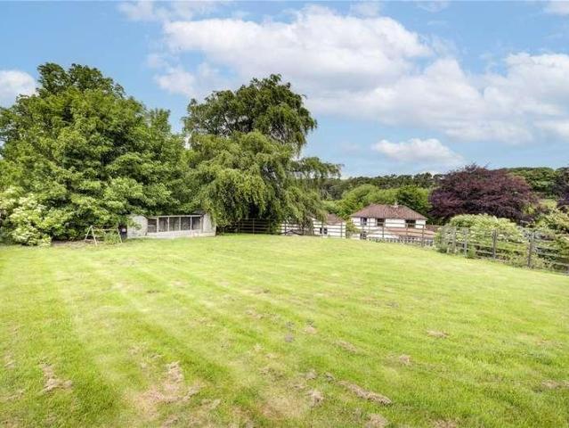 4 bed house for sale