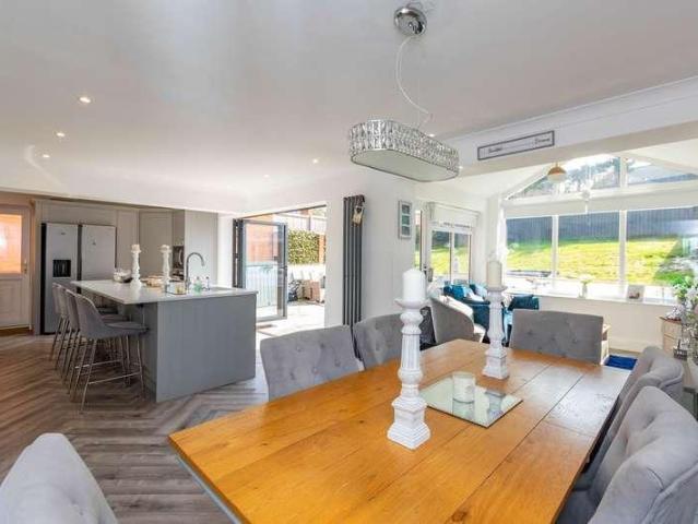 4 bed house for sale