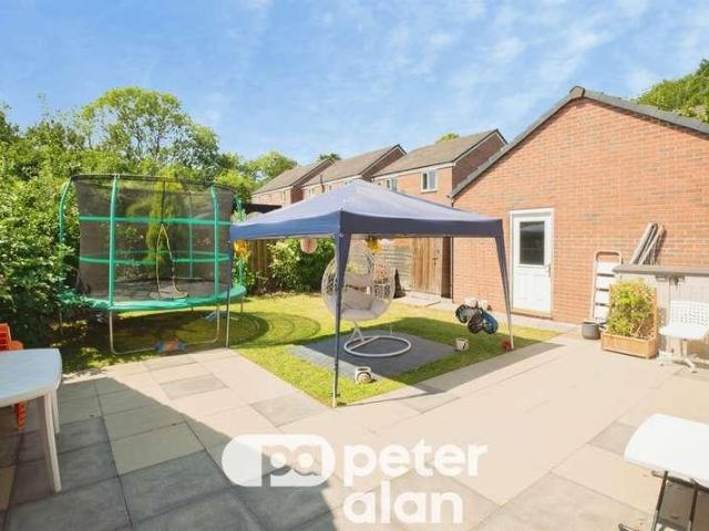 4 bed house for sale