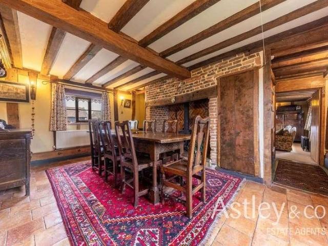 4 bed house for sale
