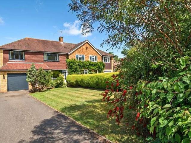 4 bed house for sale