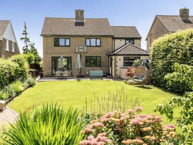 4 bed house for sale