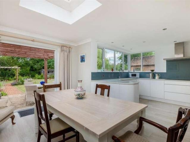 4 bed house for sale
