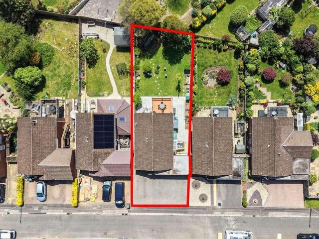 4 bed house for sale