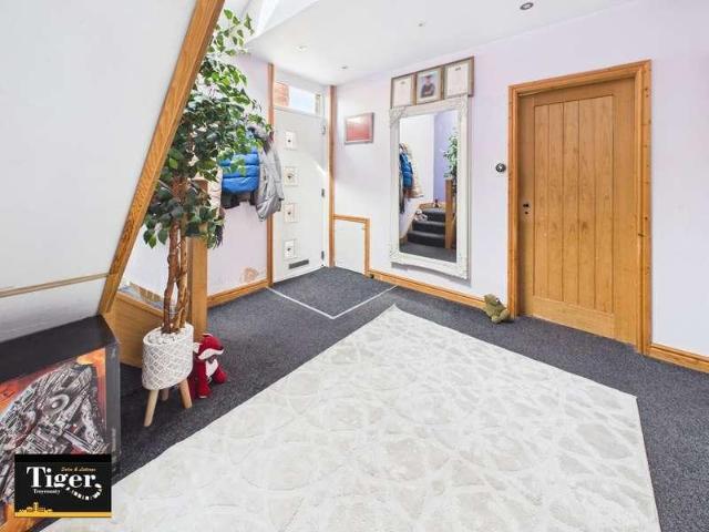 4 bed house for sale