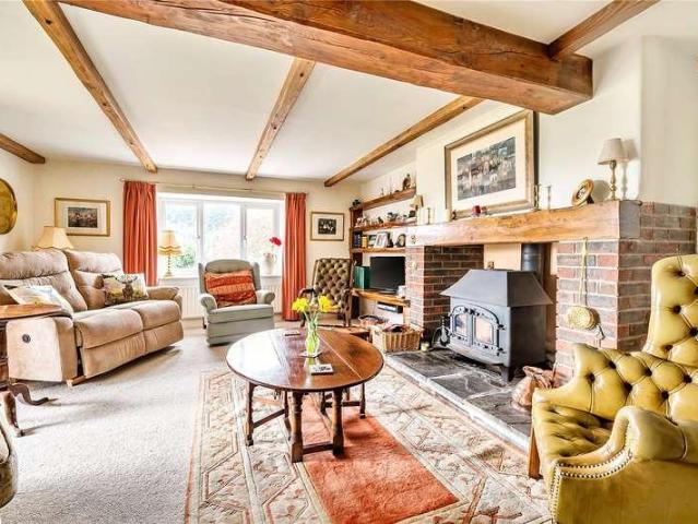 4 bed house for sale