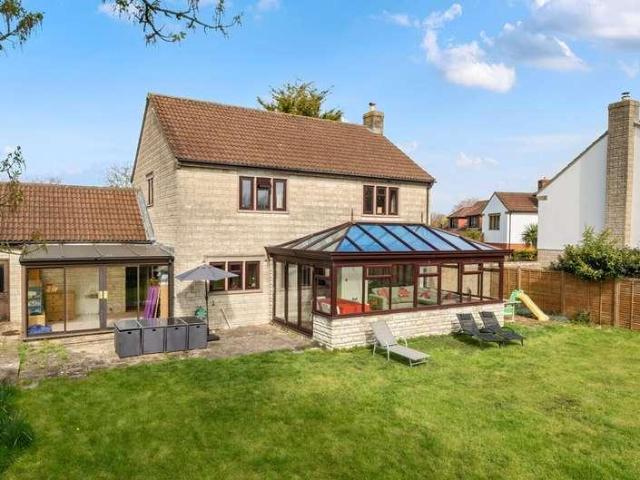 4 bed house for sale